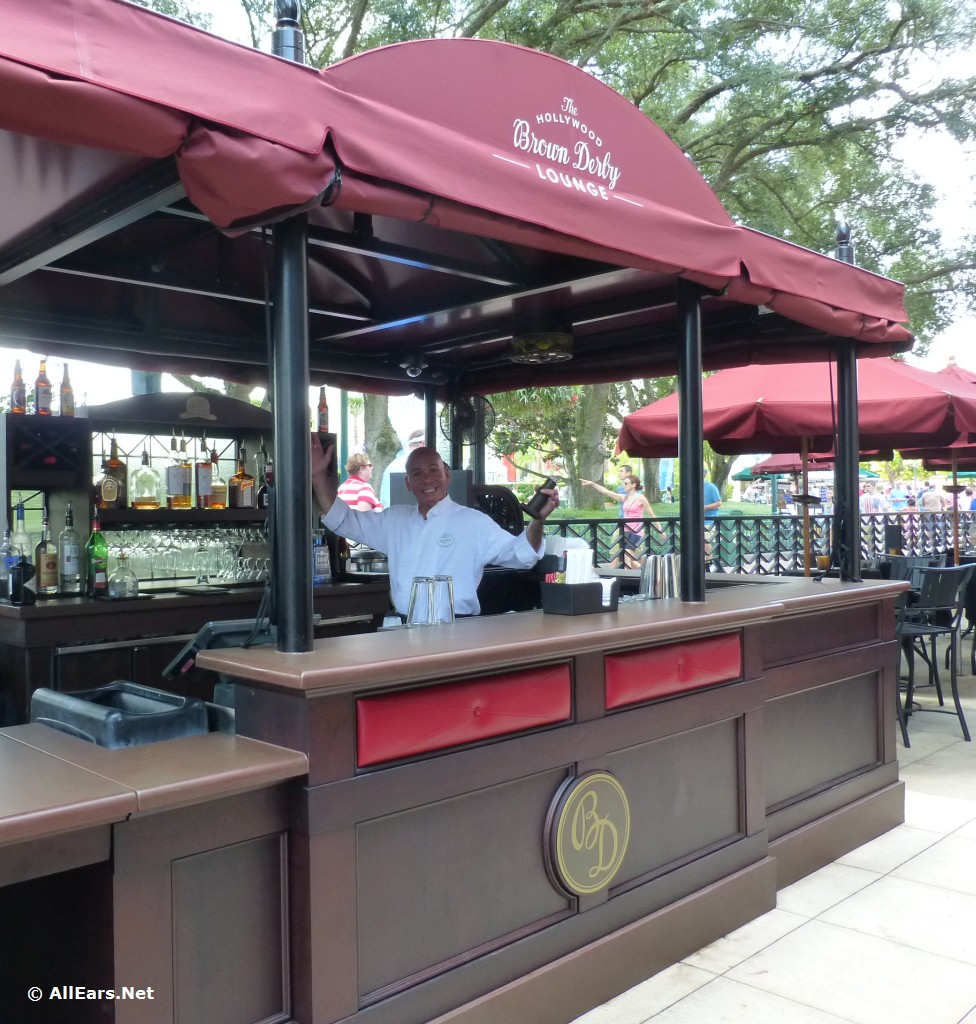 Interior Pictures of Hollywood Brown Derby Lounge in Walt Disney World ...