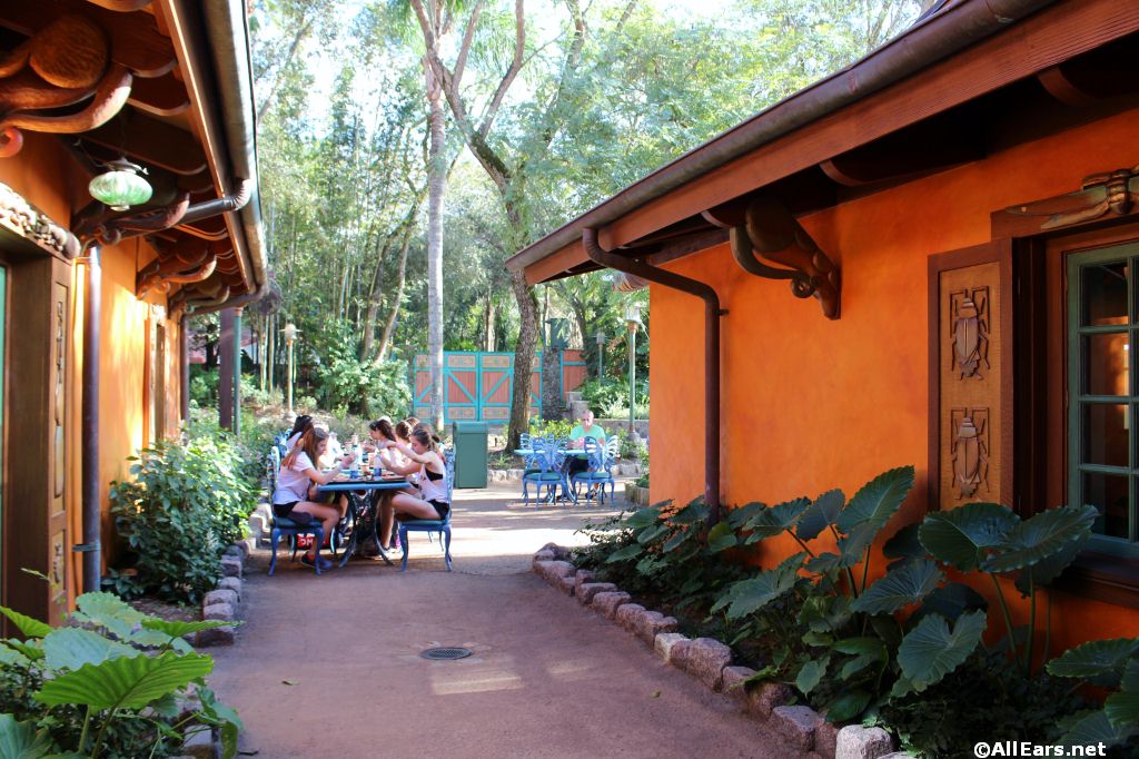 Exterior Pictures of Pizzafari in Walt Disney World - AllEars.Net