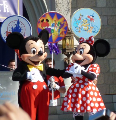 NEWS! Mickey & Minnie are Getting a Fabulous Wardrobe for Disney World ...